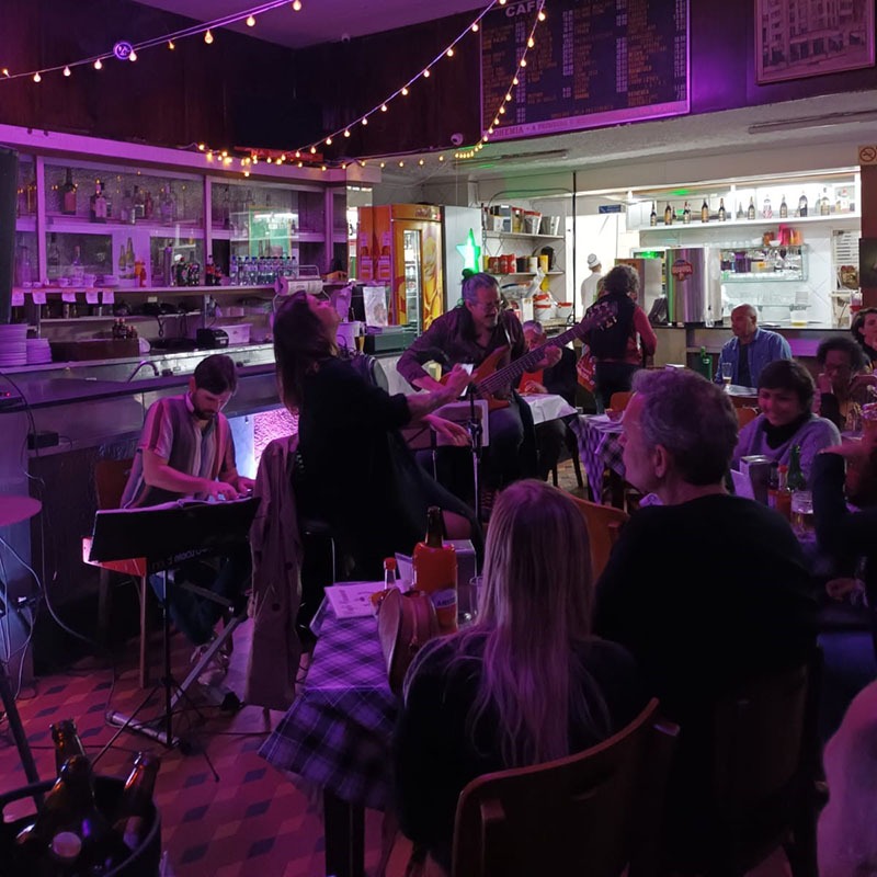 Café Carioca recebe Monna e Quizumba Latina em 'esquenta' dos festivais ...